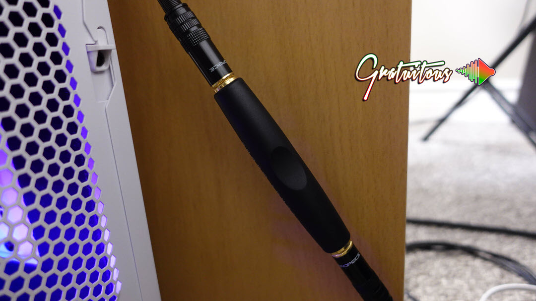 How to Connect Multiple Audio Cables Together | GratuiTous